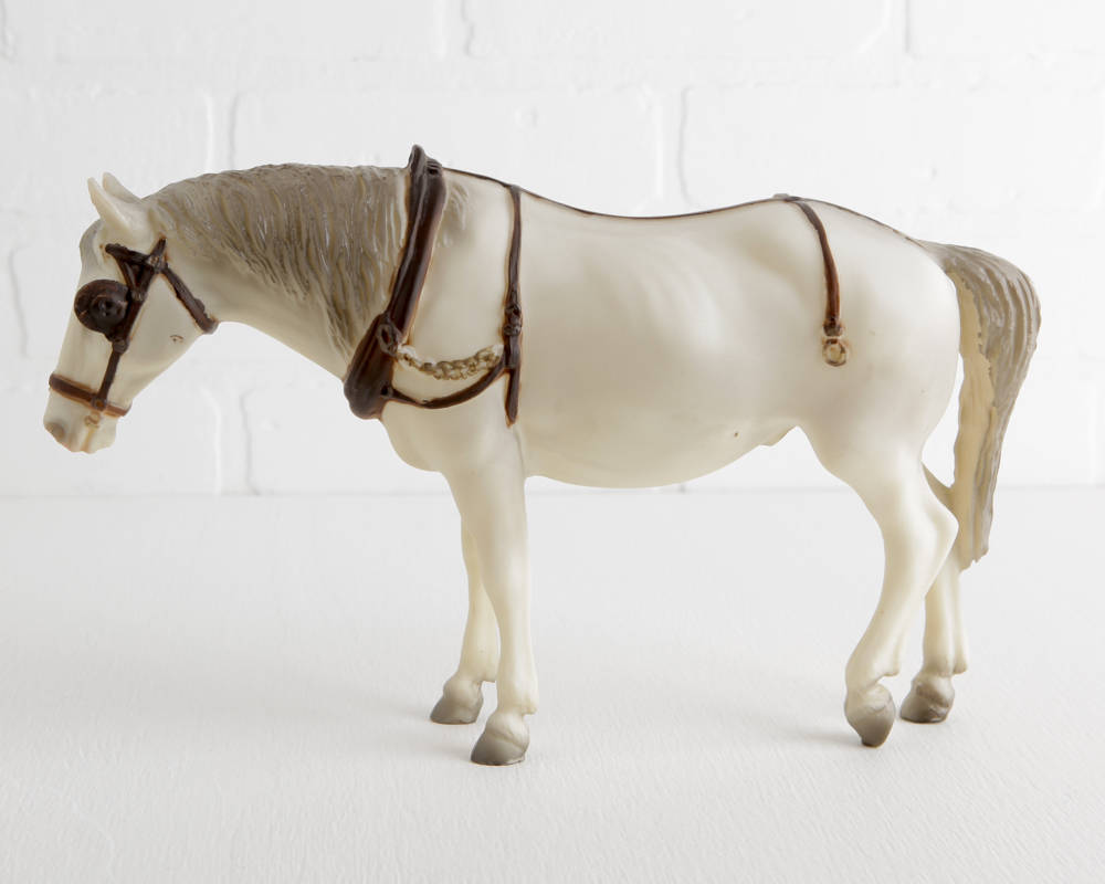 Breyer Old Timer Alabaster #200 – Lobster Bisque Vintage